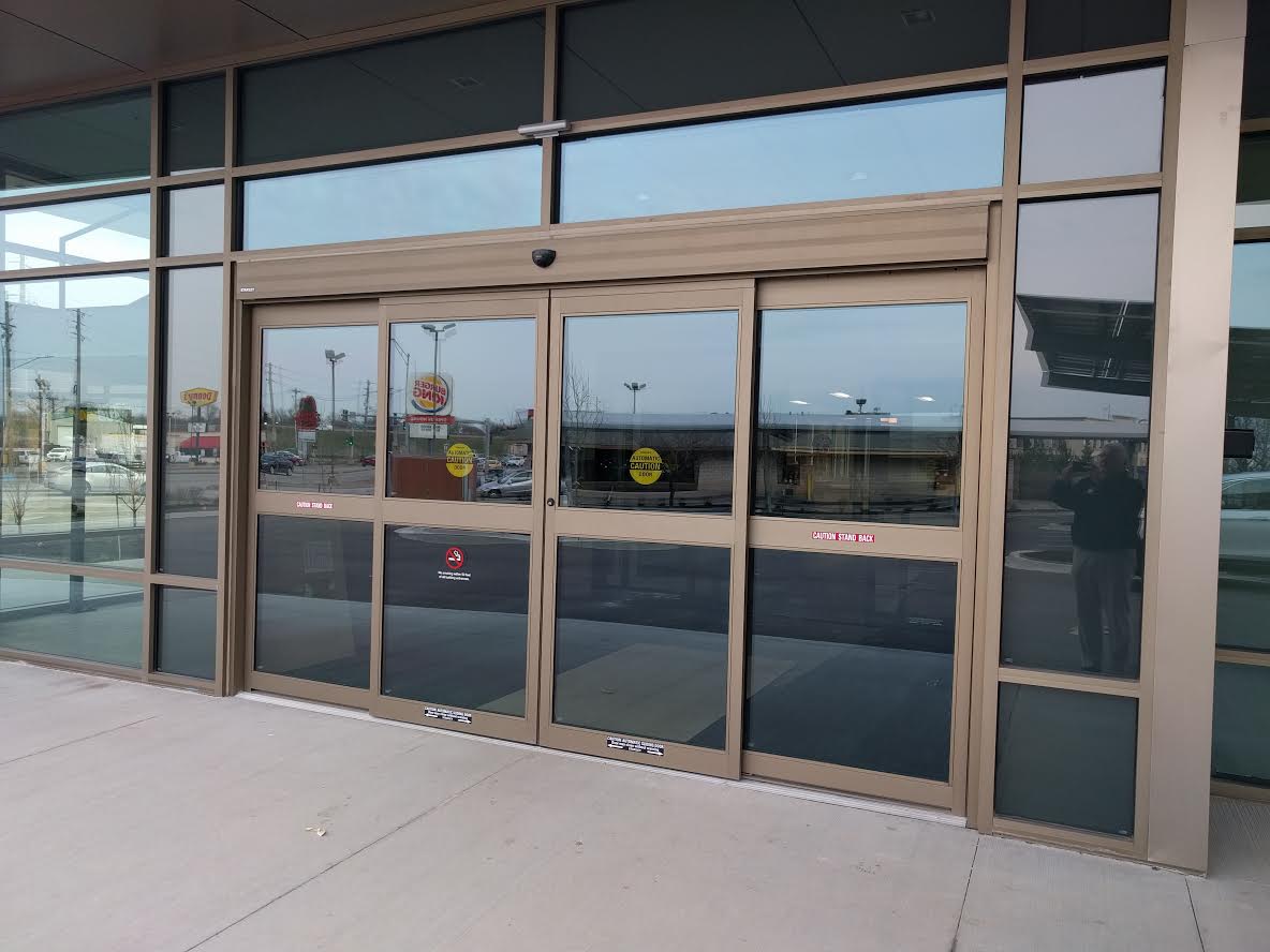 Retail & Grocery Store Doors | Edelman Lyon Automatic Doors